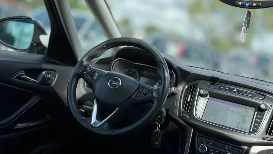 Balts Opel Zafira 2017 Jelgava, ar dzinēja tilpumu 1.60 L un nobraukumu 230 tūkst. km par 7990 €, foto 15 vietnē AUTOMOTO.COM.LV