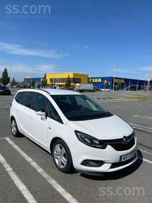 White Opel Zafira 2017 in Riga, with an engine capacity of 2.00 L and mileage of 187 thousand km for 9900 €, photo  on AUTOMOTO.COM.LV