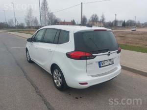 White Opel Zafira 2017 in Rezekne, with an engine capacity of 1.60 L and mileage of 219 thousand km for 5200 €, photo 3 on AUTOMOTO.COM.LV