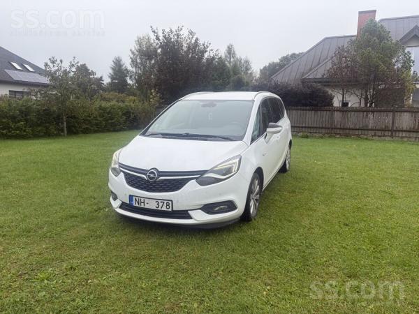 Balts Opel Zafira 2017 Rīga, ar dzinēja tilpumu 2.00 L un nobraukumu 253 tūkst. km par 8350 €, foto 1 vietnē AUTOMOTO.COM.LV