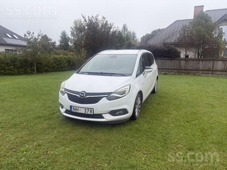 Balts Opel Zafira 2017 Rīga, ar dzinēja tilpumu 2.00 L un nobraukumu 253 tūkst. km par 8350 €, foto 1 vietnē AUTOMOTO.COM.LV