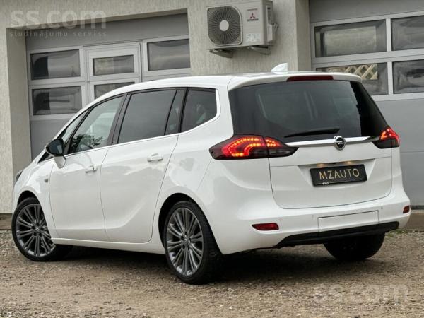 Opel Zafira 2017 Tukums vietnē Balts Opel Zafira 2017 Tukums, ar dzinēja tilpumu 2.00 L un nobraukumu 171 tūkst. km par 10490 €, foto 4 vietnē AUTOMOTO.COM.LV