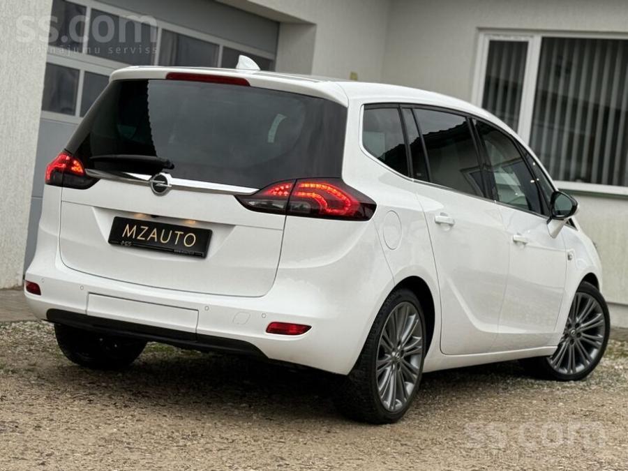 Balts Opel Zafira 2017 Tukums, ar dzinēja tilpumu 2.00 L un nobraukumu 171 tūkst. km par 10490 €, foto 5 vietnē AUTOMOTO.COM.LV