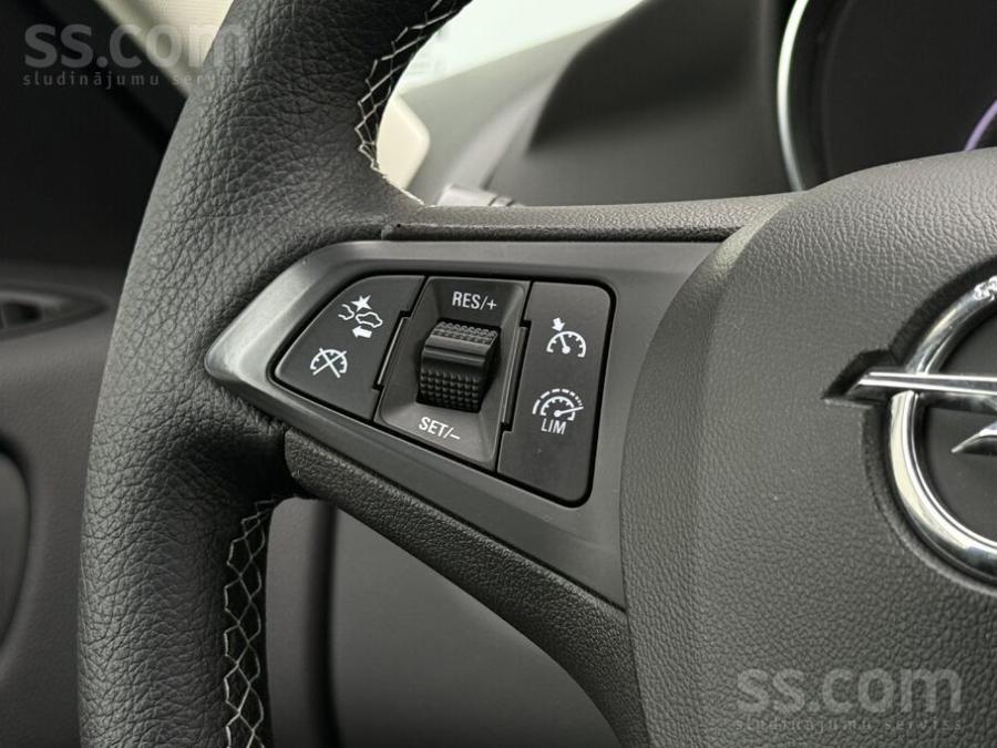 Balts Opel Zafira 2017 Tukums, ar dzinēja tilpumu 2.00 L un nobraukumu 171 tūkst. km par 10490 €, foto 14 vietnē AUTOMOTO.COM.LV