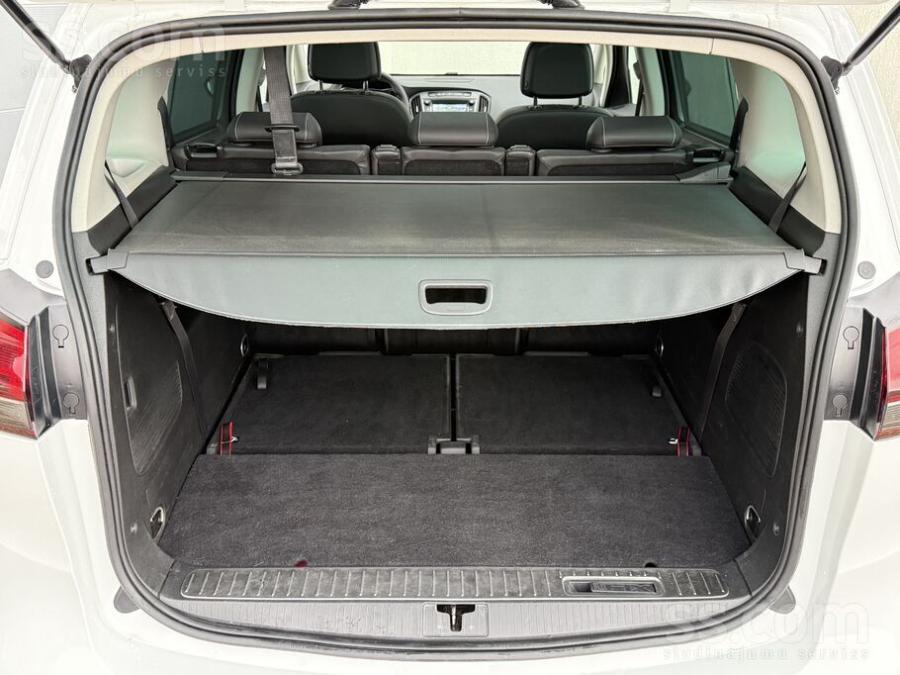 Balts Opel Zafira 2017 Tukums, ar dzinēja tilpumu 2.00 L un nobraukumu 171 tūkst. km par 10490 €, foto 23 vietnē AUTOMOTO.COM.LV