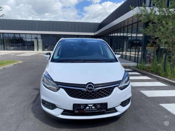 White Opel Zafira 2018 in Kaunas, with an engine capacity of 1.60 L and mileage of 2 thousand km for 8250 €, photo 1 on AUTOMOTO.COM.LV