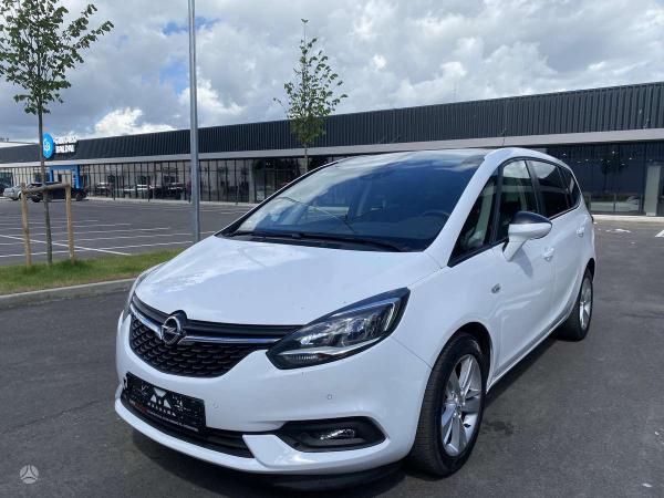 White Opel Zafira 2018 in Kaunas, with an engine capacity of 1.60 L and mileage of 2 thousand km for 8250 €, photo 2 on AUTOMOTO.COM.LV