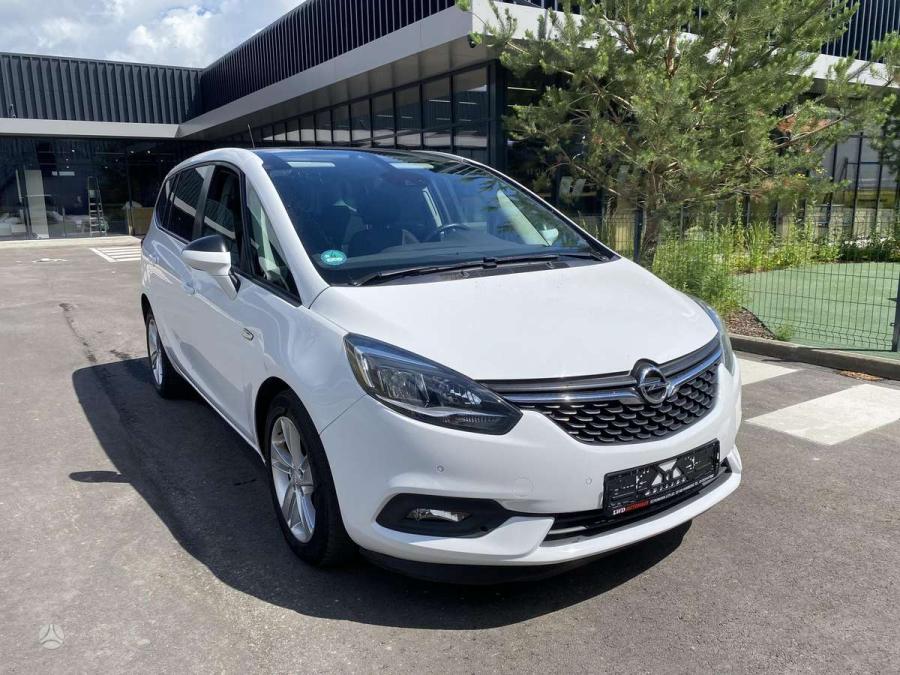 White Opel Zafira 2018 in Kaunas, with an engine capacity of 1.60 L and mileage of 2 thousand km for 8250 €, photo 7 on AUTOMOTO.COM.LV