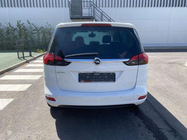 White Opel Zafira 2018 in Kaunas, with an engine capacity of 1.60 L and mileage of 2 thousand km for 8250 €, photo 9 on AUTOMOTO.COM.LV