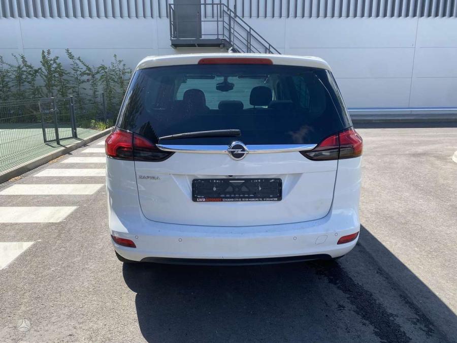 White Opel Zafira 2018 in Kaunas, with an engine capacity of 1.60 L and mileage of 2 thousand km for 8250 €, photo 10 on AUTOMOTO.COM.LV