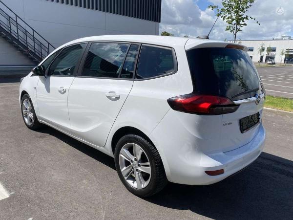 White Opel Zafira 2018 in Kaunas, with an engine capacity of 1.60 L and mileage of 2 thousand km for 8250 €, photo 10 on AUTOMOTO.COM.LV