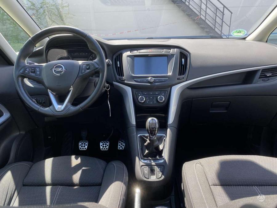 White Opel Zafira 2018 in Kaunas, with an engine capacity of 1.60 L and mileage of 2 thousand km for 8250 €, photo 14 on AUTOMOTO.COM.LV