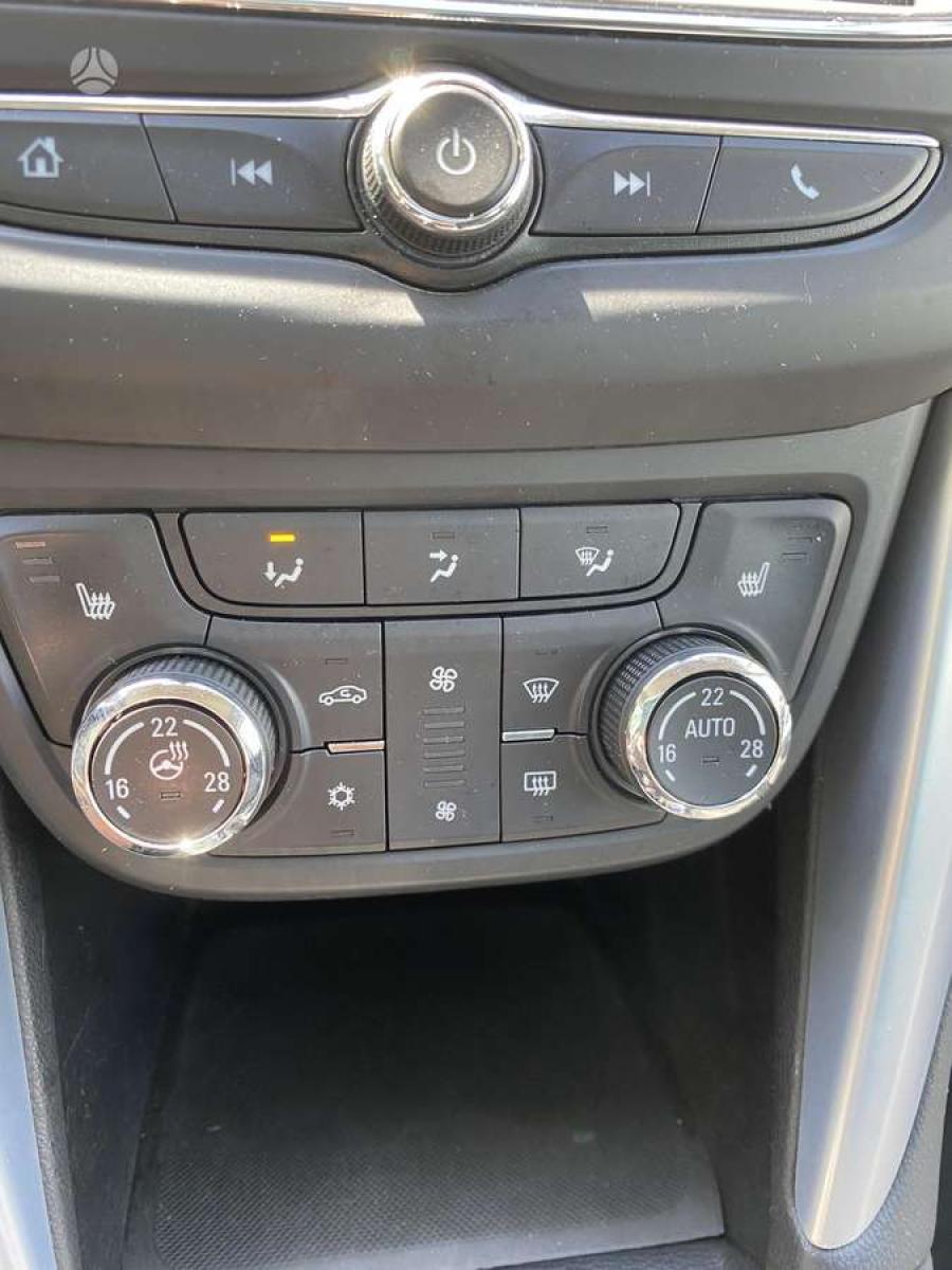 White Opel Zafira 2018 in Kaunas, with an engine capacity of 1.60 L and mileage of 2 thousand km for 8250 €, photo 18 on AUTOMOTO.COM.LV