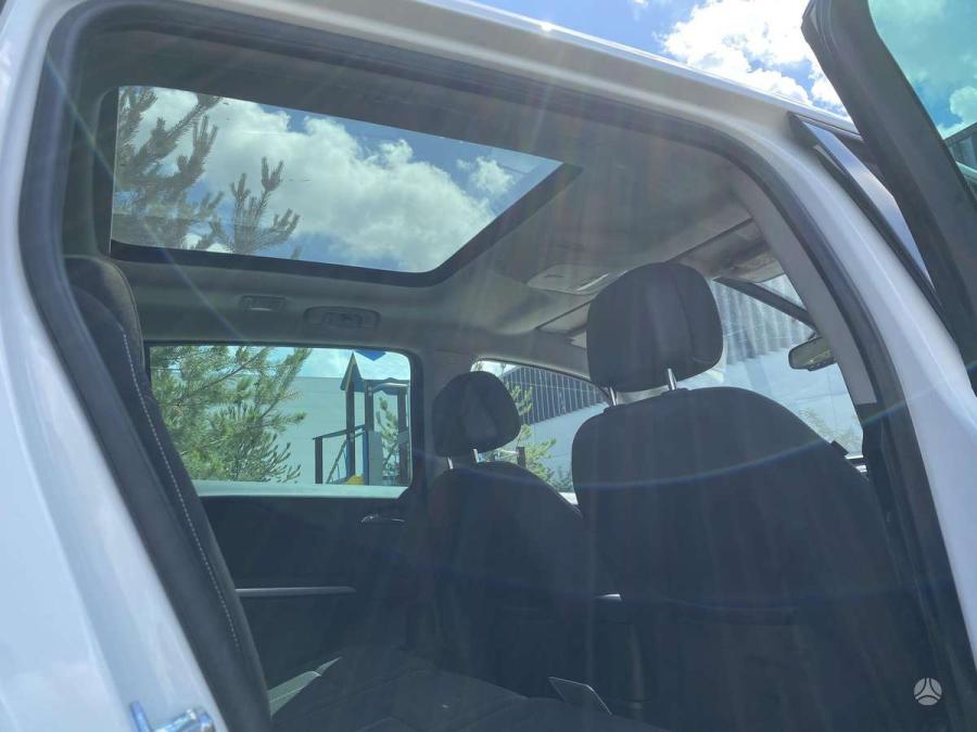 White Opel Zafira 2018 in Kaunas, with an engine capacity of 1.60 L and mileage of 2 thousand km for 8250 €, photo 21 on AUTOMOTO.COM.LV