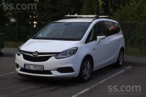 White Opel Zafira 2018 in Riga, with an engine capacity of 1.60 L and mileage of 158 thousand km for 7950 €, photo  on AUTOMOTO.COM.LV