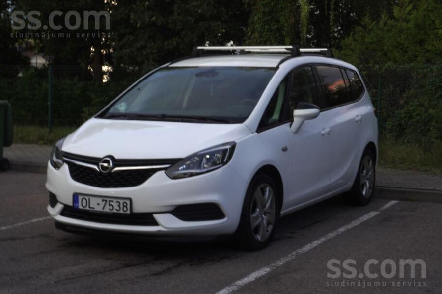 White Opel Zafira 2018 in Riga, with an engine capacity of 1.60 L and mileage of 158 thousand km for 7950 €, photo 1 on AUTOMOTO.COM.LV