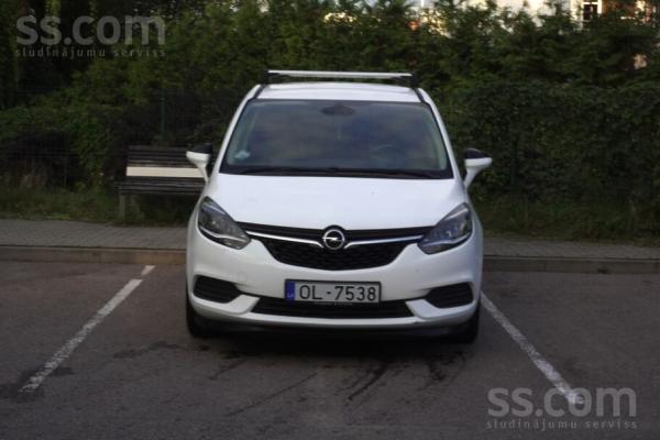 White Opel Zafira 2018 in Riga, with an engine capacity of 1.60 L and mileage of 158 thousand km for 7950 €, photo 3 on AUTOMOTO.COM.LV