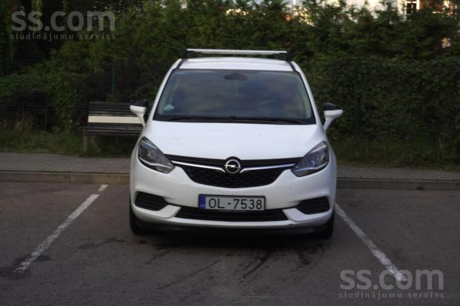 White Opel Zafira 2018 in Riga, with an engine capacity of 1.60 L and mileage of 158 thousand km for 7950 €, photo 3 on AUTOMOTO.COM.LV