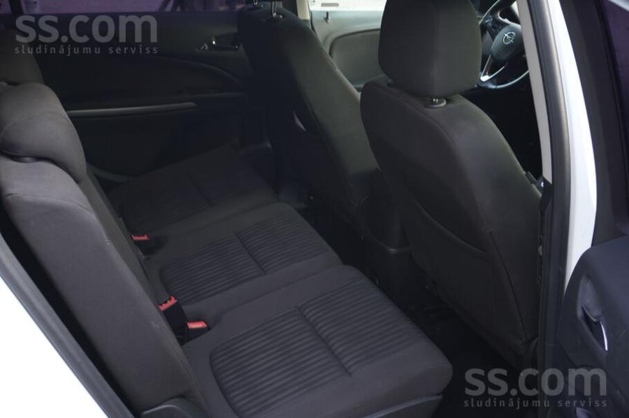 White Opel Zafira 2018 in Riga, with an engine capacity of 1.60 L and mileage of 158 thousand km for 7950 €, photo 16 on AUTOMOTO.COM.LV