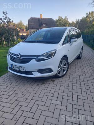 White Opel Zafira 2019 in Jurmala, with an engine capacity of 1.60 L and mileage of 185 thousand km for 10750 €, photo  on AUTOMOTO.COM.LV