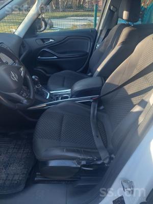 Balts Opel Zafira 2019 Jūrmala, ar dzinēja tilpumu 1.60 L un nobraukumu 185 tūkst. km par 10750 €, foto 6 vietnē AUTOMOTO.COM.LV