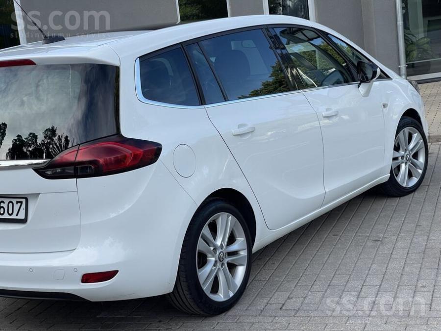 White Opel Zafira 2019 in Jurmala, with an engine capacity of 1.60 L and mileage of 0 thousand km for 10450 €, photo 15 on AUTOMOTO.COM.LV