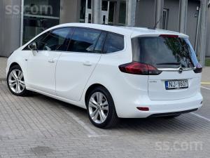 White Opel Zafira 2019 in Jurmala, with an engine capacity of 1.60 L and mileage of 0 thousand km for 10450 €, photo 18 on AUTOMOTO.COM.LV