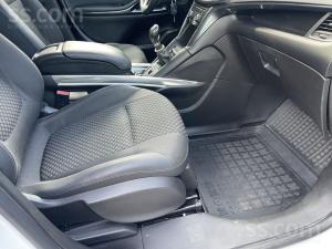 White Opel Zafira 2019 in Jurmala, with an engine capacity of 1.60 L and mileage of 0 thousand km for 10450 €, photo 27 on AUTOMOTO.COM.LV