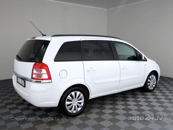 Balts Opel Zafira 2012 Tallina, ar dzinēja tilpumu 1.70 L un nobraukumu 259 tūkst. km par 1899 €, foto 4 vietnē AUTOMOTO.COM.LV
