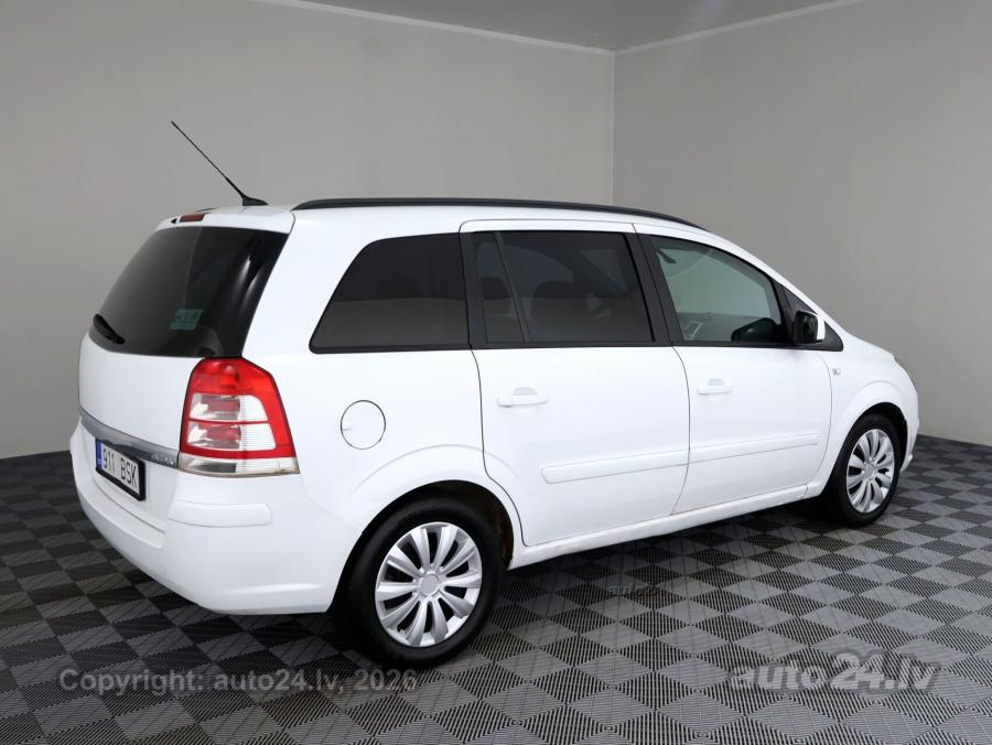 White Opel Zafira 2012 in Tallinn, with an engine capacity of 1.70 L and mileage of 259 thousand km for 1899 €, photo 4 on AUTOMOTO.COM.LV