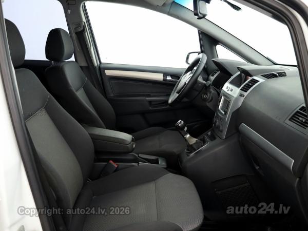 Balts Opel Zafira 2012 Tallina, ar dzinēja tilpumu 1.70 L un nobraukumu 259 tūkst. km par 1899 €, foto 7 vietnē AUTOMOTO.COM.LV