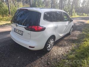 White Opel Zafira 2013 in Saldus, with an engine capacity of 2.00 L and mileage of 397 thousand km for 3100 €, photo 3 on AUTOMOTO.COM.LV