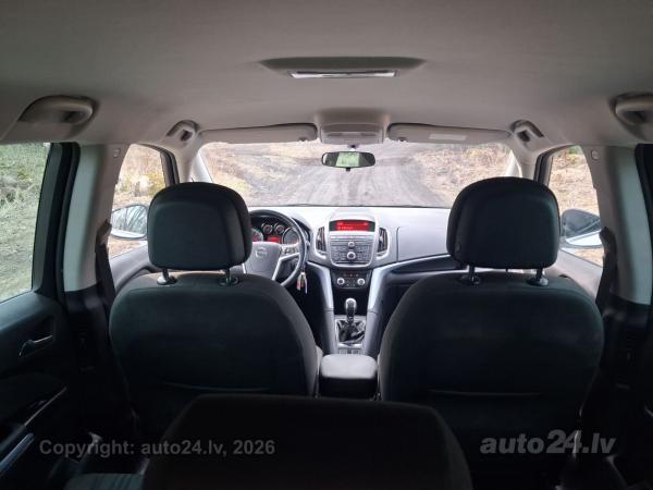 Balts Opel Zafira 2014 Tallina, ar dzinēja tilpumu 0.00 L un nobraukumu 181 tūkst. km par 3999 €, foto 10 vietnē AUTOMOTO.COM.LV
