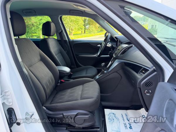 Balts Opel Zafira 2014 Tartu, ar dzinēja tilpumu 2.00 L un nobraukumu 380 tūkst. km par 3900 €, foto 7 vietnē AUTOMOTO.COM.LV