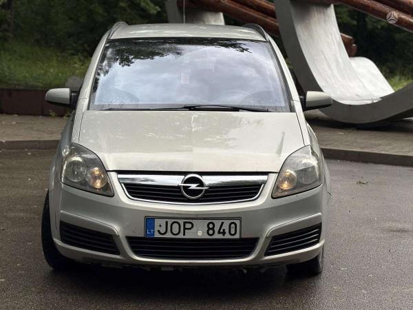 Yellow Opel Zafira 2006 in Jurbarkas, with an engine capacity of 1.91 L and mileage of 320 thousand km for 850 €, photo 2 on AUTOMOTO.COM.LV
