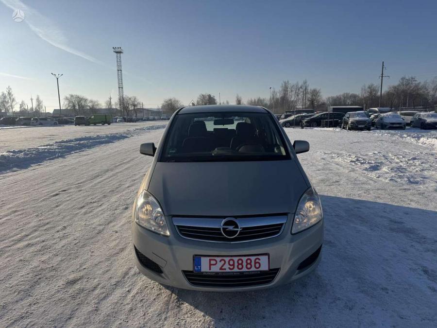Yellow Opel Zafira 2009 in Marijampole, with an engine capacity of 1.91 L and mileage of 263 thousand km for 3100 €, photo 2 on AUTOMOTO.COM.LV