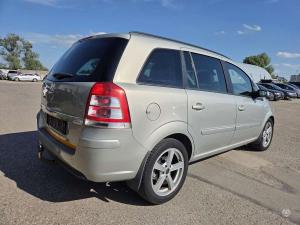 Yellow Opel Zafira 2009 in Marijampole, with an engine capacity of 1.60 L and mileage of 226 thousand km for 1899 €, photo 6 on AUTOMOTO.COM.LV
