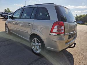 Yellow Opel Zafira 2009 in Marijampole, with an engine capacity of 1.60 L and mileage of 226 thousand km for 1899 €, photo 8 on AUTOMOTO.COM.LV