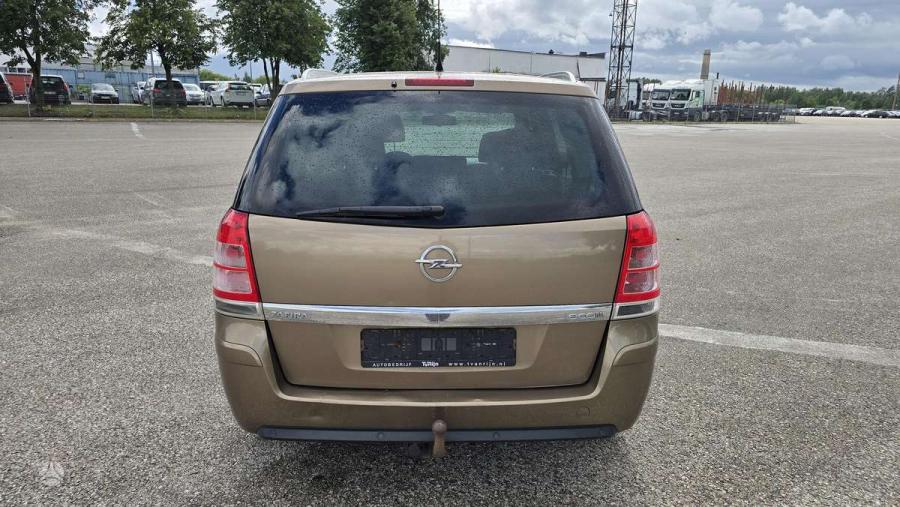 Yellow Opel Zafira 2013 in Marijampole, with an engine capacity of 1.69 L and mileage of 248 thousand km for 2350 €, photo 7 on AUTOMOTO.COM.LV