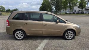Yellow Opel Zafira 2013 in Marijampole, with an engine capacity of 1.69 L and mileage of 248 thousand km for 2350 €, photo 9 on AUTOMOTO.COM.LV