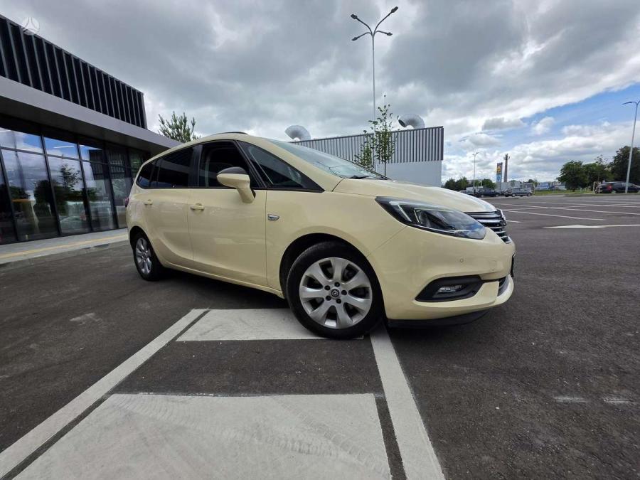 Yellow Opel Zafira 2019 in Kaunas, with an engine capacity of 2.00 L and mileage of 278 thousand km for 6555 €, photo 31 on AUTOMOTO.COM.LV