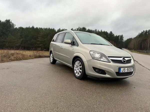 Yellow Opel Zafira 2011 in Riga, with an engine capacity of 1.70 L and mileage of 0 thousand km for 3200 €, photo 1 on AUTOMOTO.COM.LV