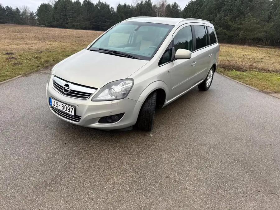Yellow Opel Zafira 2011 in Riga, with an engine capacity of 1.70 L and mileage of 0 thousand km for 3200 €, photo 3 on AUTOMOTO.COM.LV