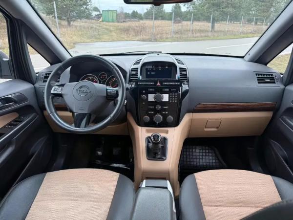Yellow Opel Zafira 2011 in Riga, with an engine capacity of 1.70 L and mileage of 0 thousand km for 3200 €, photo 6 on AUTOMOTO.COM.LV