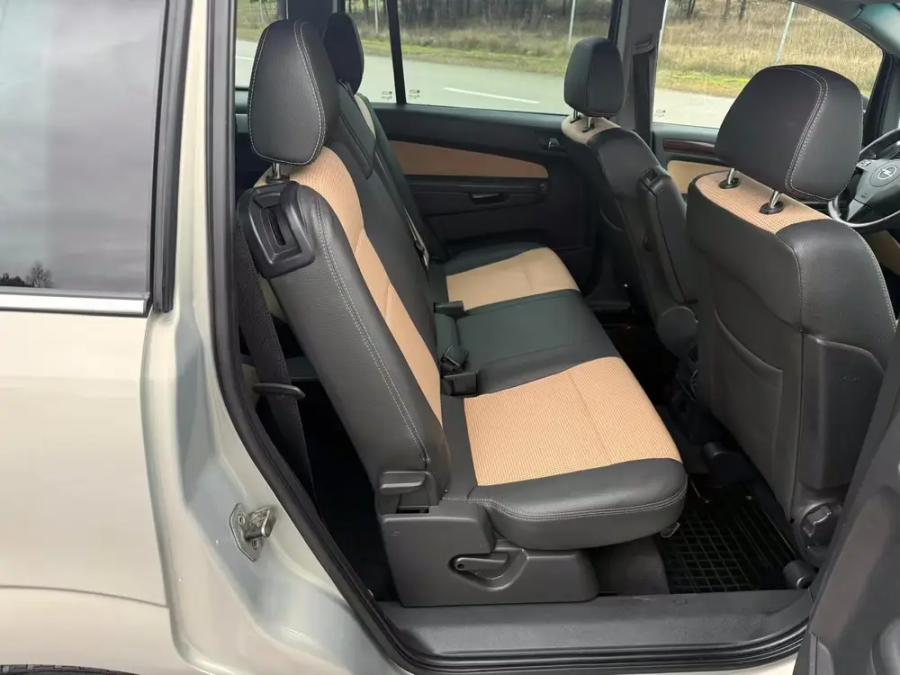 Yellow Opel Zafira 2011 in Riga, with an engine capacity of 1.70 L and mileage of 0 thousand km for 3200 €, photo 8 on AUTOMOTO.COM.LV