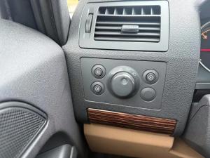 Yellow Opel Zafira 2011 in Riga, with an engine capacity of 1.70 L and mileage of 0 thousand km for 3200 €, photo 13 on AUTOMOTO.COM.LV