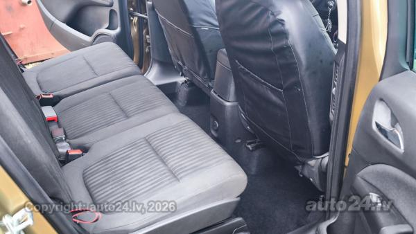 Yellow Opel Zafira 2019 in Tallinn, with an engine capacity of 1.60 L and mileage of 190 thousand km for 8700 €, photo 4 on AUTOMOTO.COM.LV
