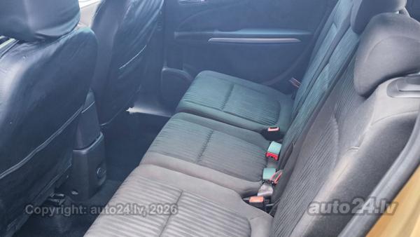 Yellow Opel Zafira 2019 in Tallinn, with an engine capacity of 1.60 L and mileage of 190 thousand km for 8700 €, photo 6 on AUTOMOTO.COM.LV