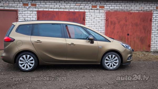 Yellow Opel Zafira 2019 in Tallinn, with an engine capacity of 1.60 L and mileage of 190 thousand km for 8700 €, photo 8 on AUTOMOTO.COM.LV