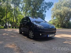 Черный Пежо 1007 2006 в Огре, объемом двигателя 1.60 л и пробегом 249 тыс. км за 3250 €, фото 13 на AUTOMOTO.COM.LV